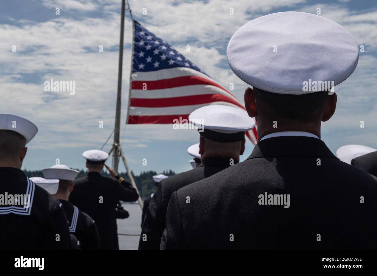 210531-N-LP791-1070 BREMERTON (May 31, 2021) The aircraft carrier USS ...