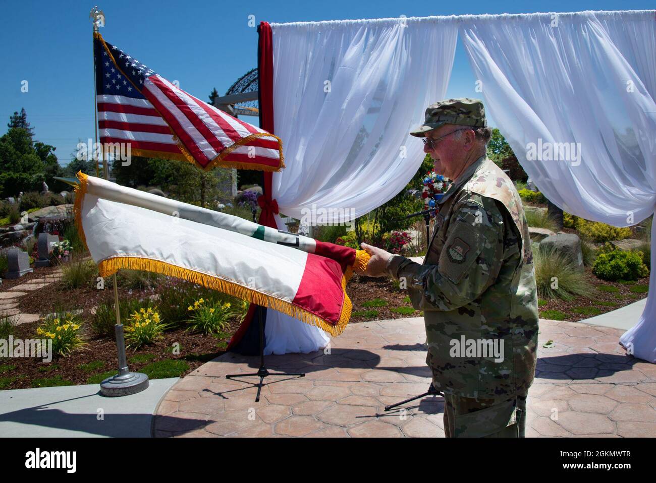California state guard senior hi-res stock photography and images - Alamy