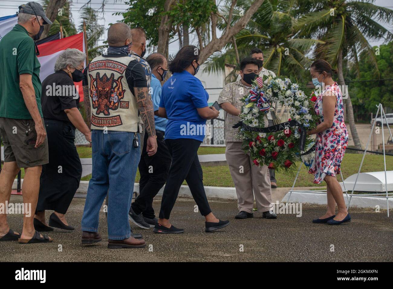 Local veterans groups lay a wreath during the annual Memorial Day ...