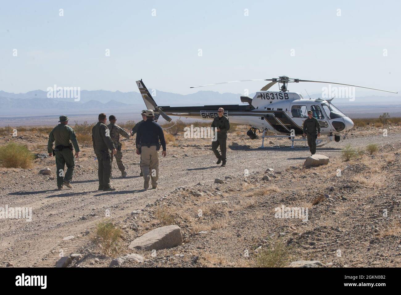 San bernardino county sheriffs deputies hi-res stock photography and ...