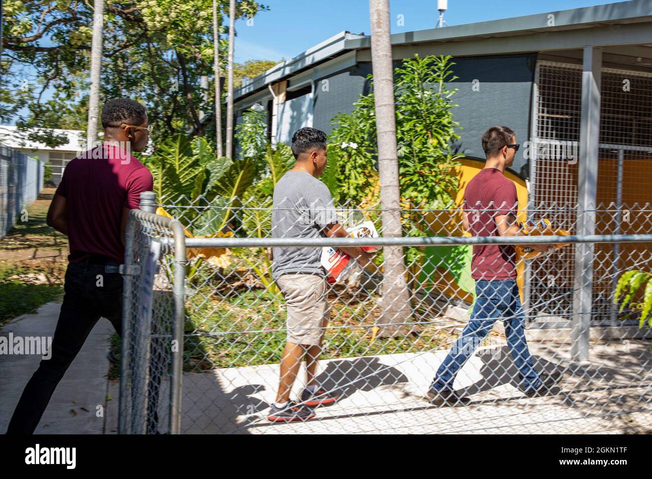 Marines volunteering in community hi-res stock photography and images ...