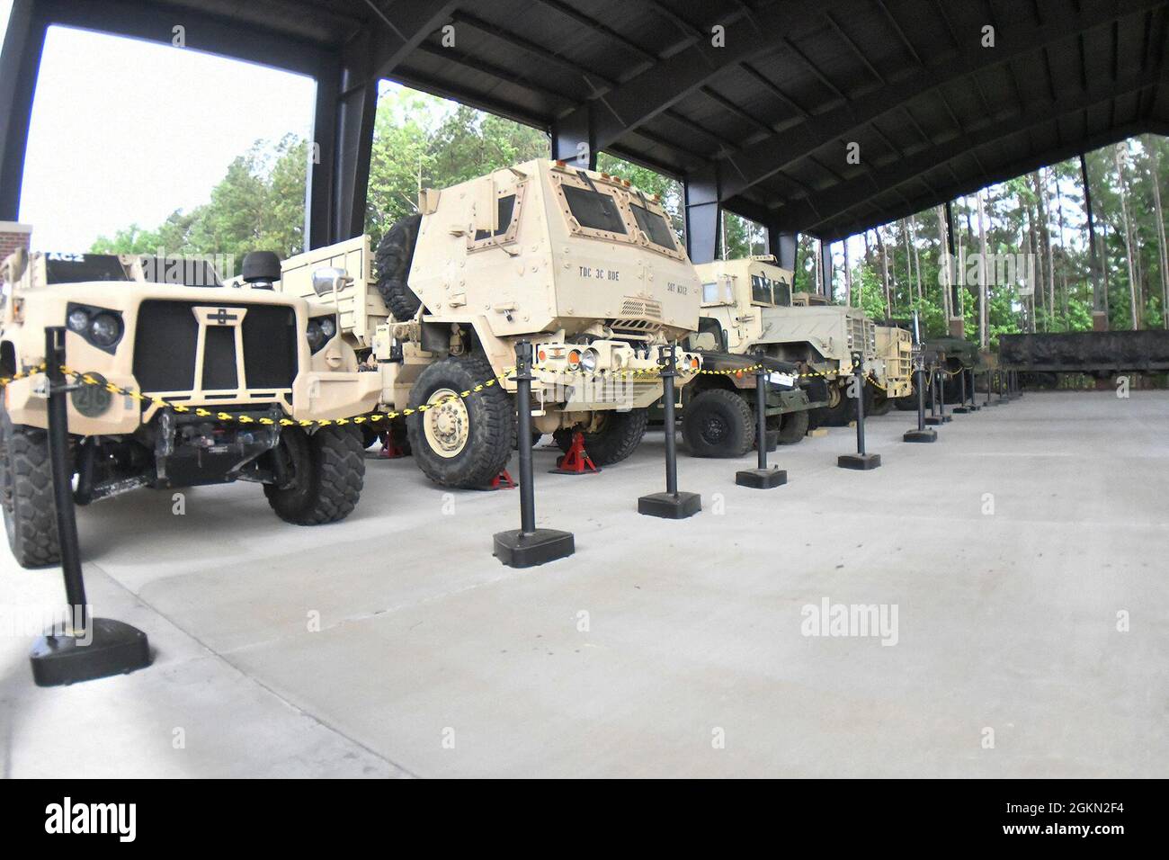 Army inventory hi-res stock photography and images - Alamy