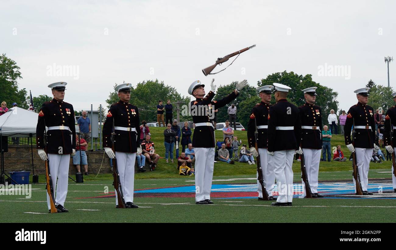 The U.S. Marine Corps Silent Drill Platoon held their final performance ...