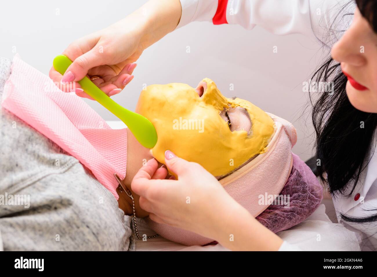 The process of removing the cosmetic golden mass, cosmetic procedures ...