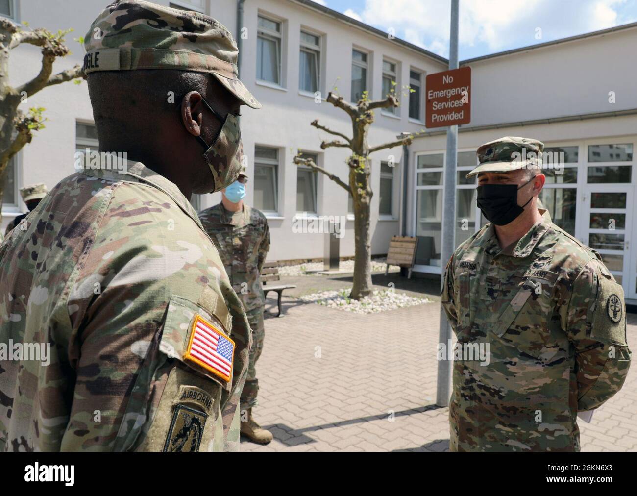 Lt. Col. Mark Jones, Baumholder Army Health Clinic commander, welcomes ...