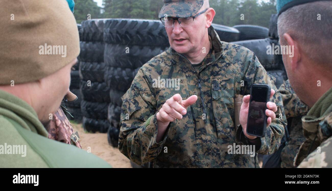 Master Gunnery Sgt. Jason Giles, an engineer equipment chief with 8th ...