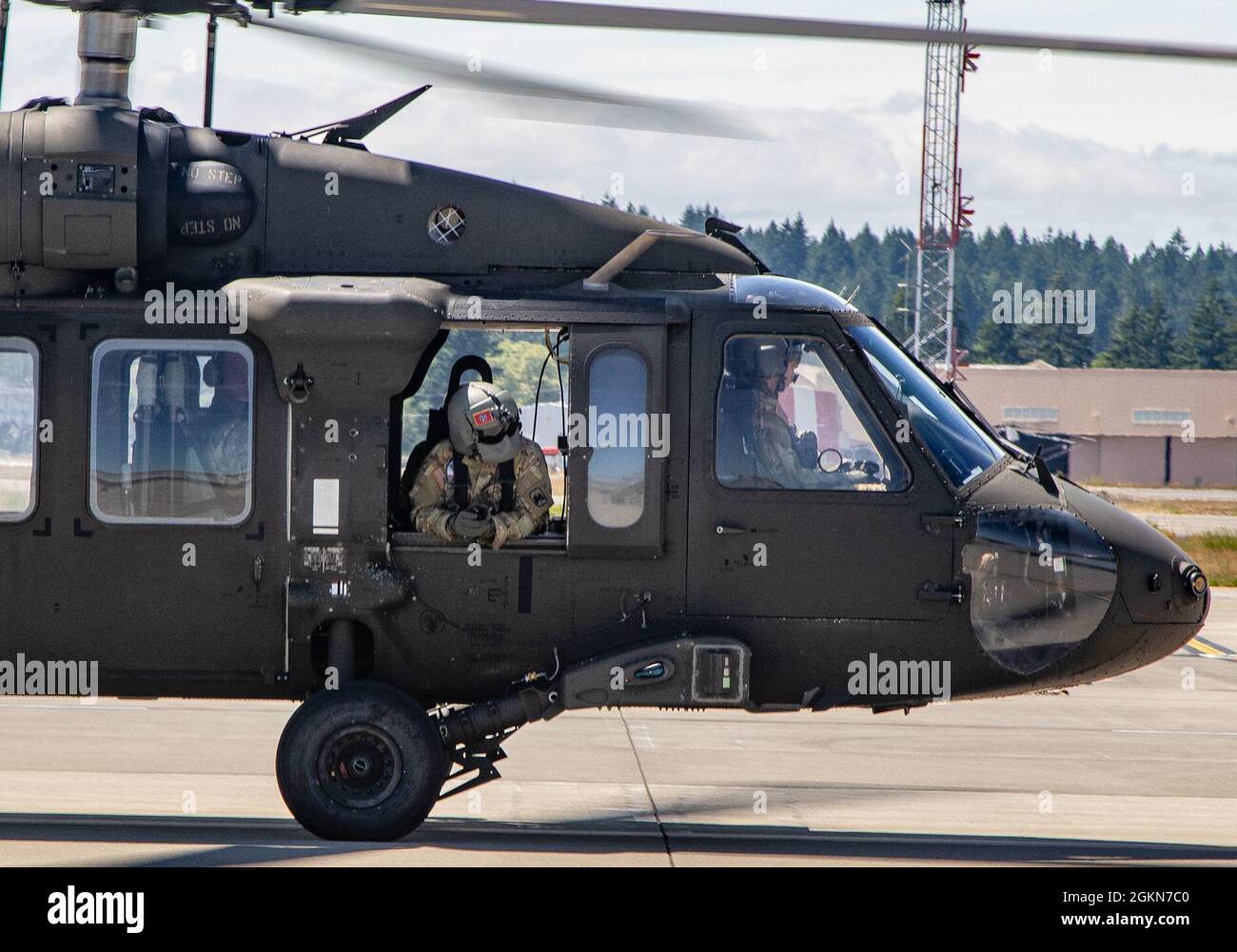 Uh 60 blackhawk helicopter crew chief hi-res stock photography and ...