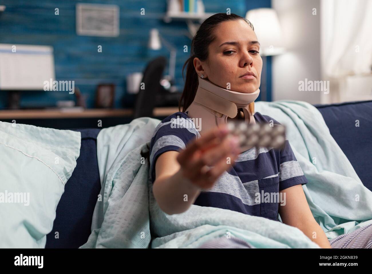 Woman neck brace in pain hi-res stock photography and images - Alamy
