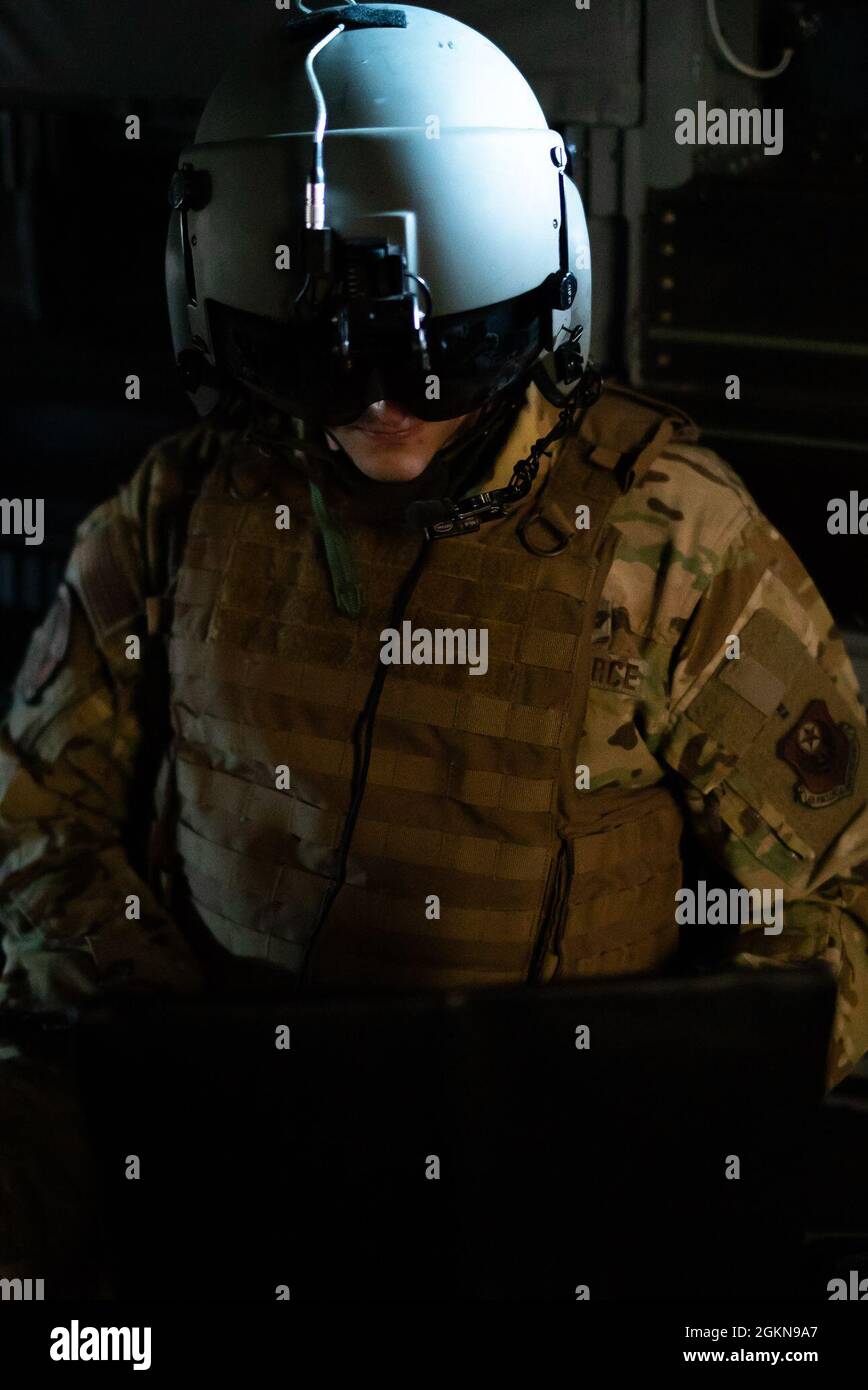 Tech. Sgt Dwight Tracy, 43rd Intelligence Squadron direct support ...