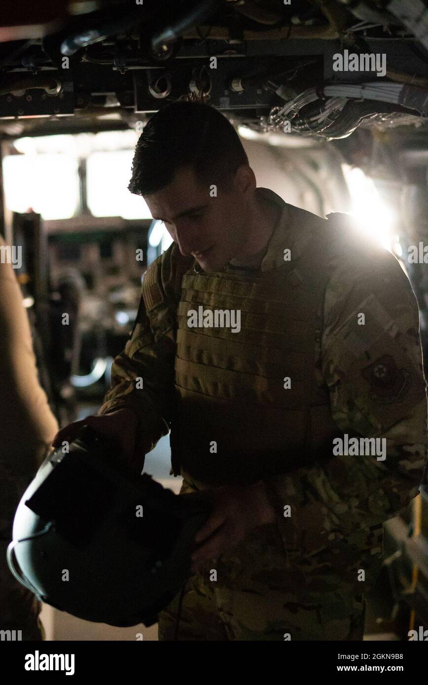 Tech. Sgt Dwight Tracy, 43rd Intelligence Squadron direct support ...