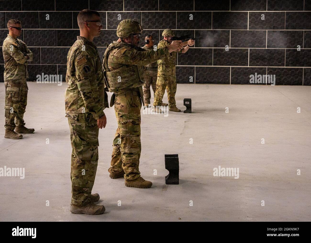Members participating in the German Armed Forces Proficiency Badge ...