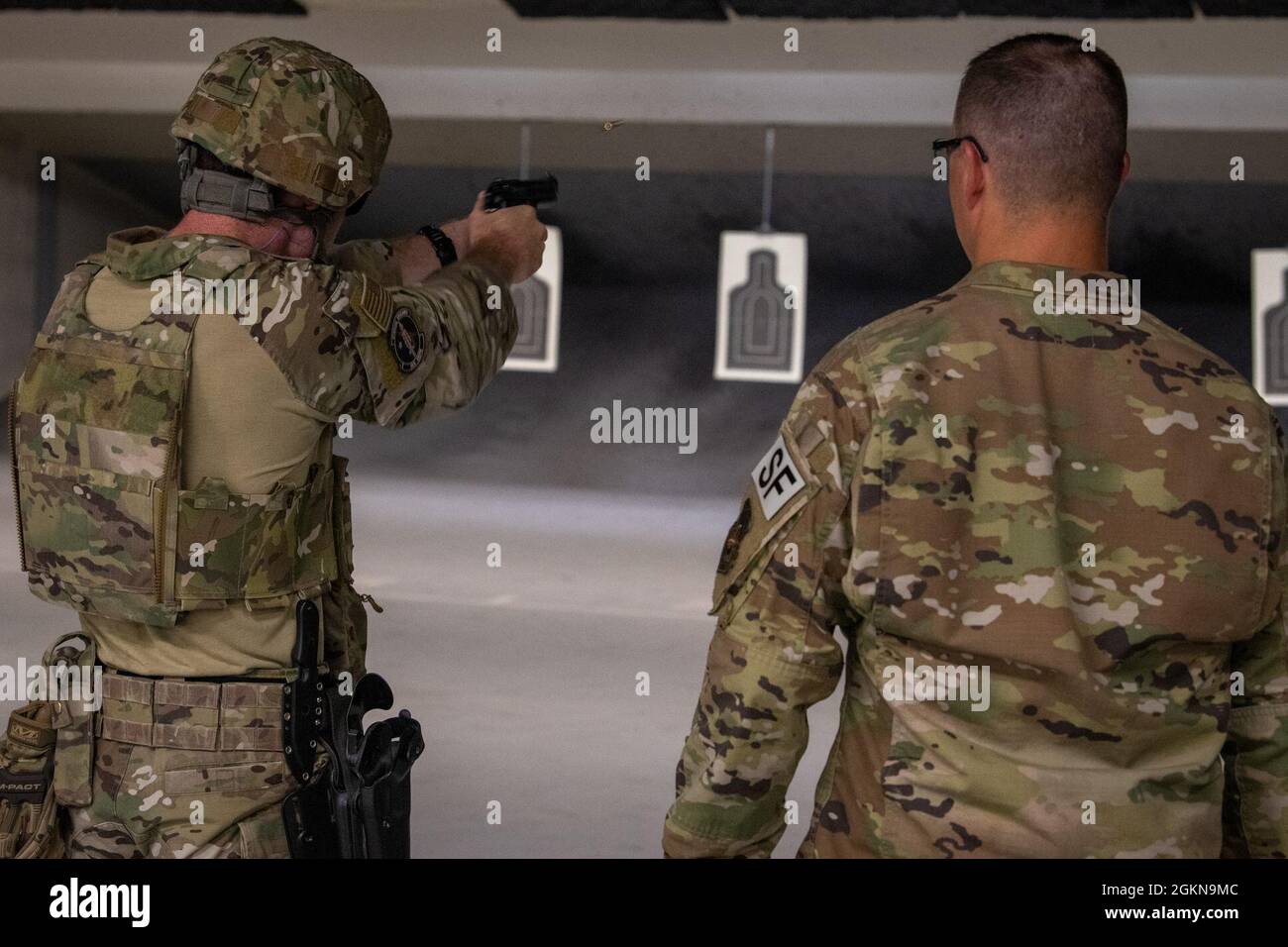 Members participating in the German Armed Forces Proficiency Badge ...