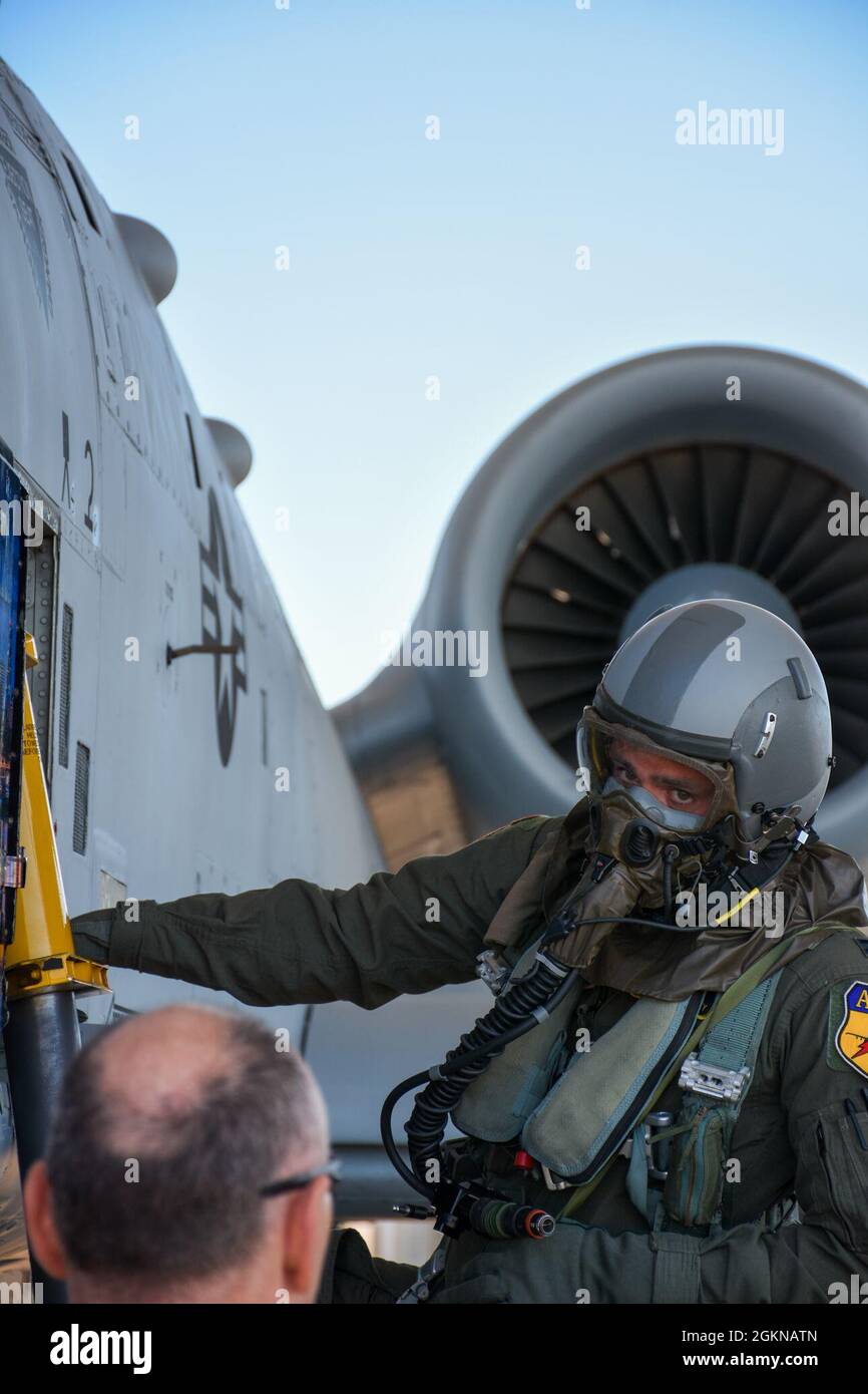 Aircrew eye and respiratory protection system hi-res stock photography ...