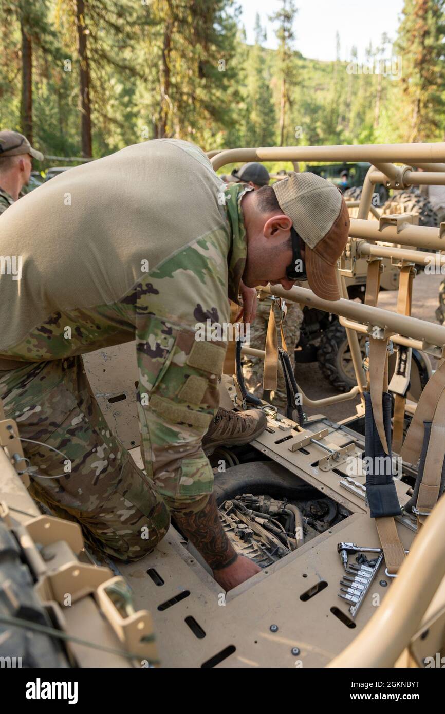 Special warfare tactical air control party Airmen from the 124th Air ...