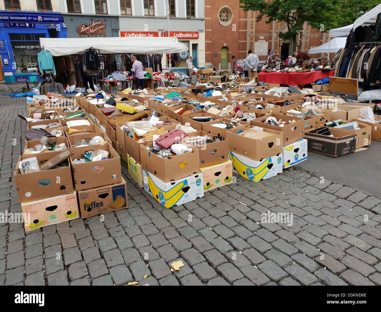 Vintage market in brussels hi-res stock photography and images - Alamy