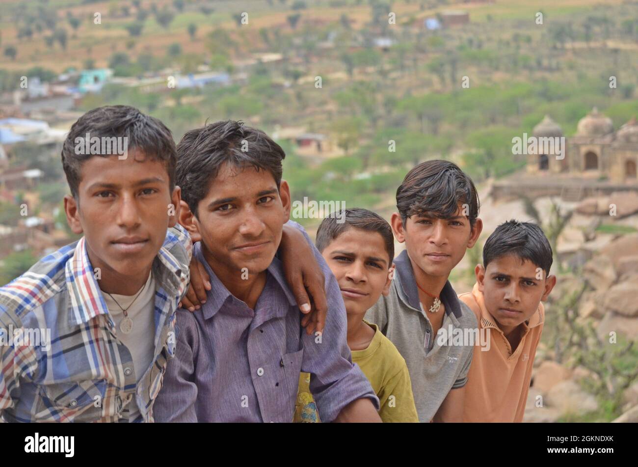 Group of boys friendship hi-res stock photography and images - Alamy