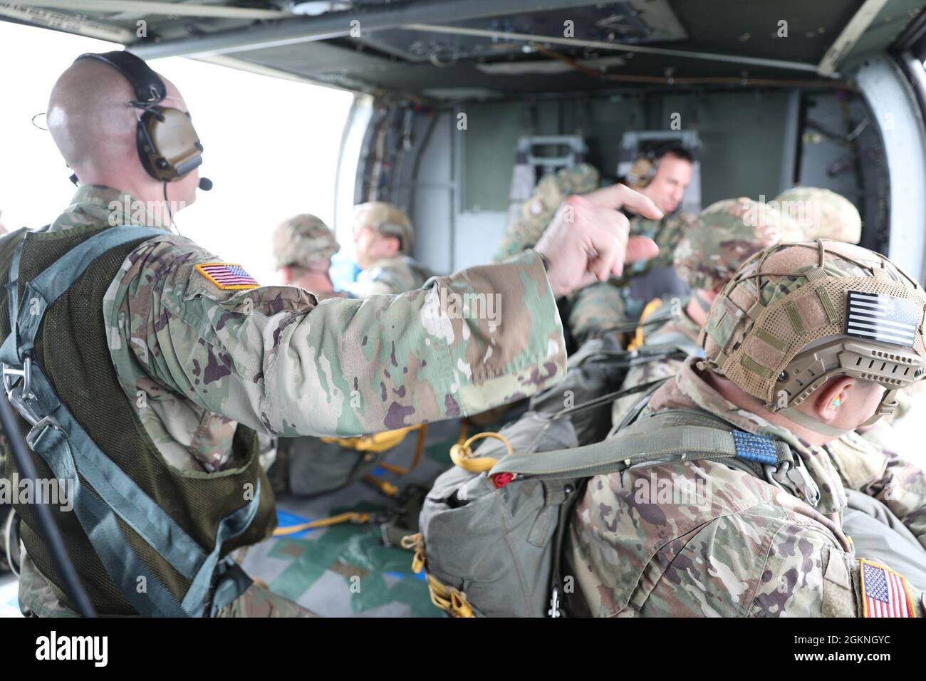 U.S. Army Reserve Lt. Col. Stephen M. Cowne, Jr., G33 and jumpmaster ...