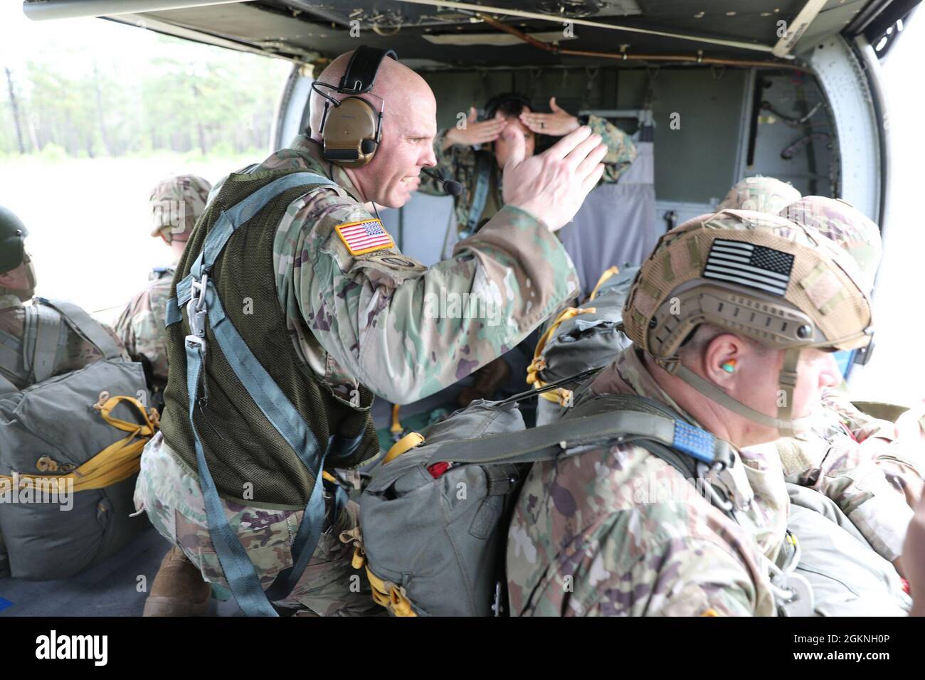U.S. Army Reserve Lt. Col. Stephen M. Cowne, Jr., G33 and jumpmaster ...