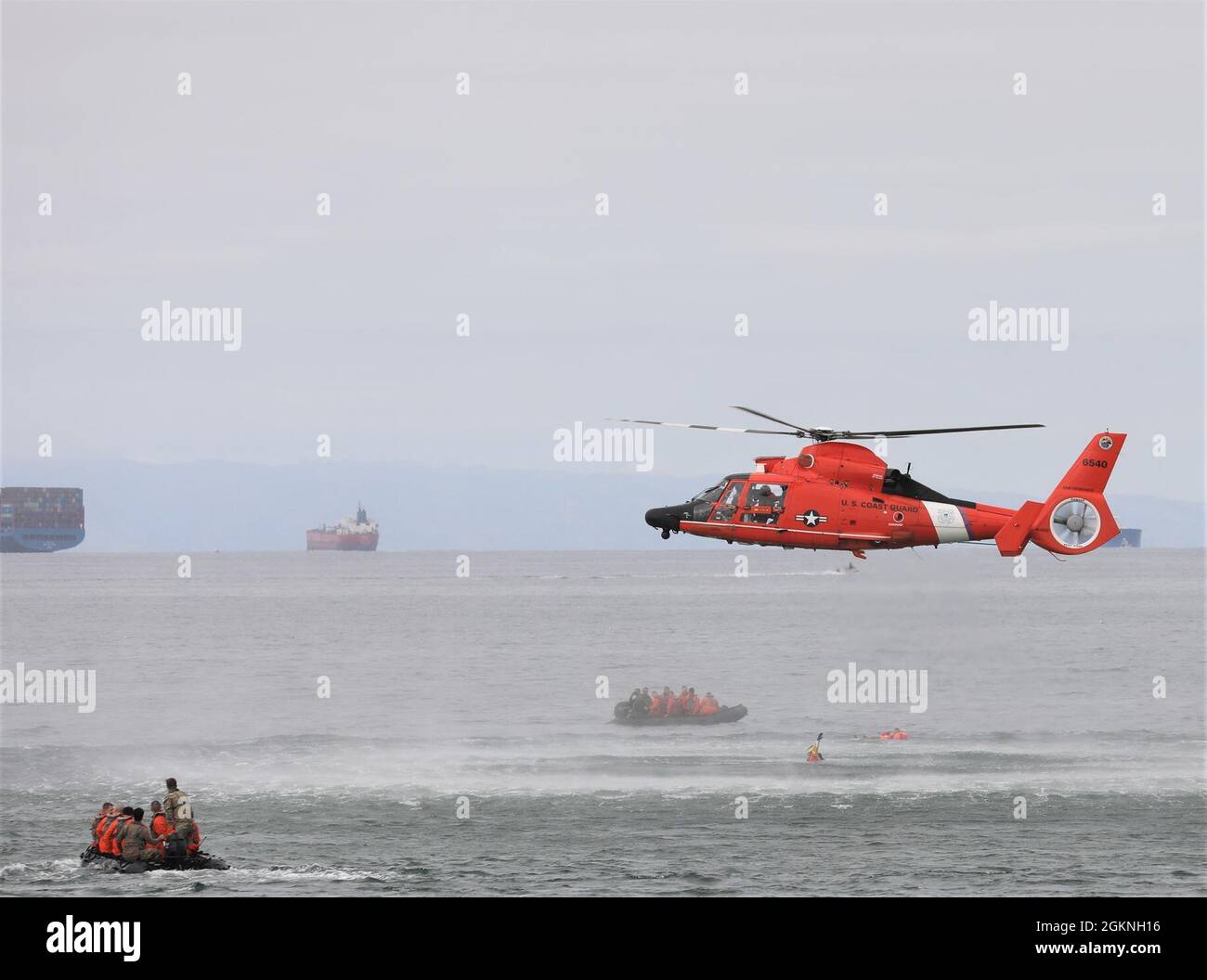 U s coast guard rescue helicopter hi-res stock photography and images ...