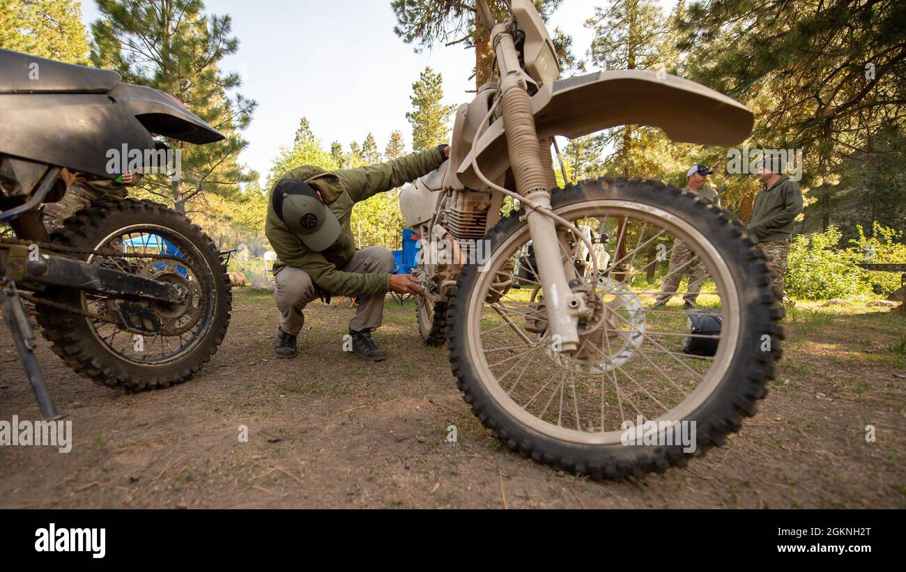 Special Warfare Tactical Air Control Party Airmen, from the 124th Air ...