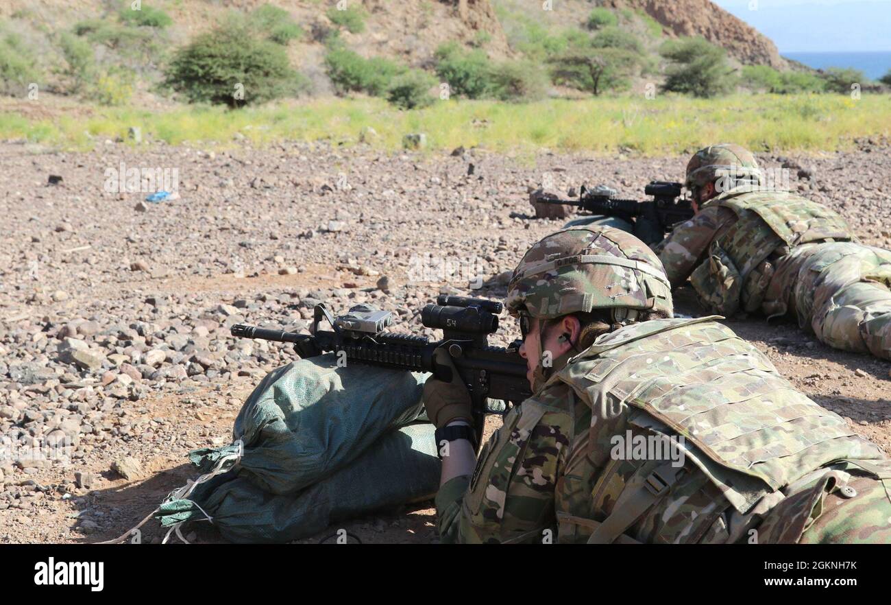 Soldiers assigned to Headquarters and Headquarters Company, 1st ...