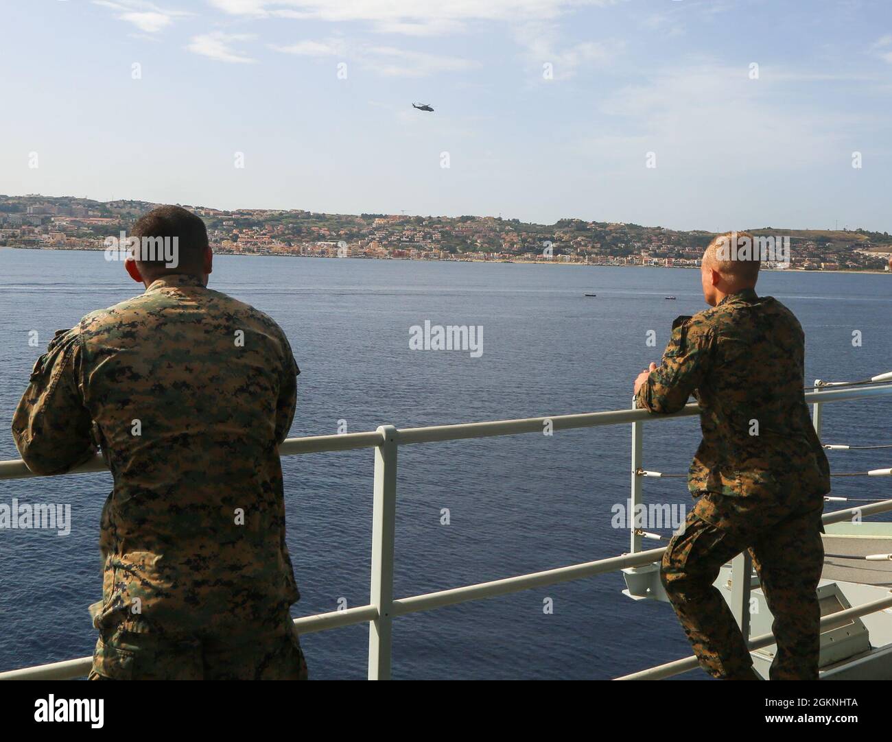 Strait of messina train hi-res stock photography and images - Alamy