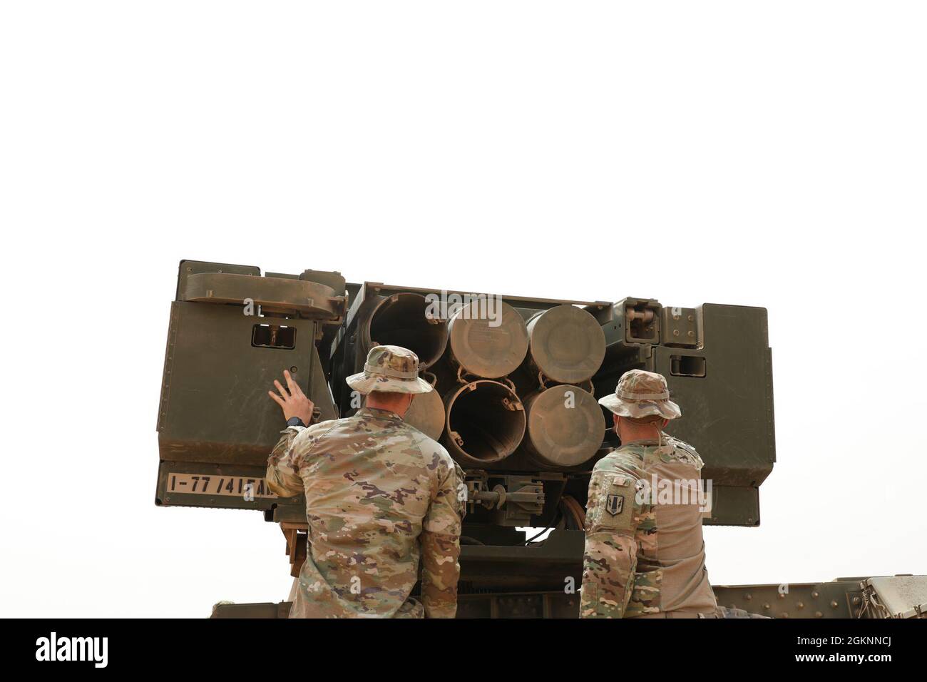 U.S. Army Soldier assigned to the Aries Battery, 1-77 Field Artillery ...