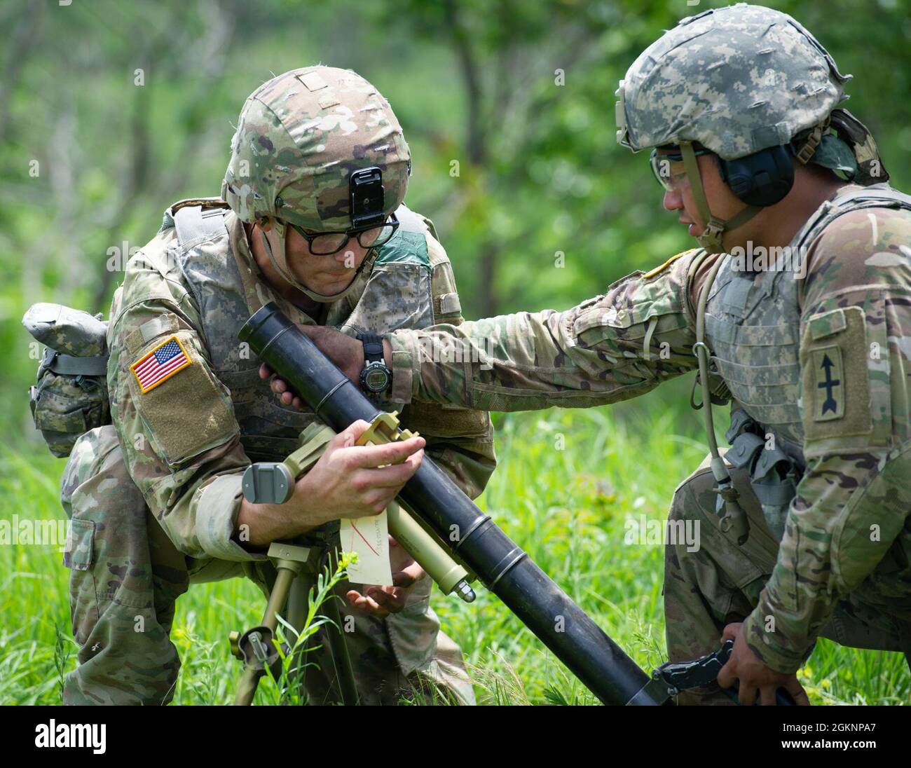 Soldiers from the Wisconsin National Guard’s 1st Battalion, 128th ...