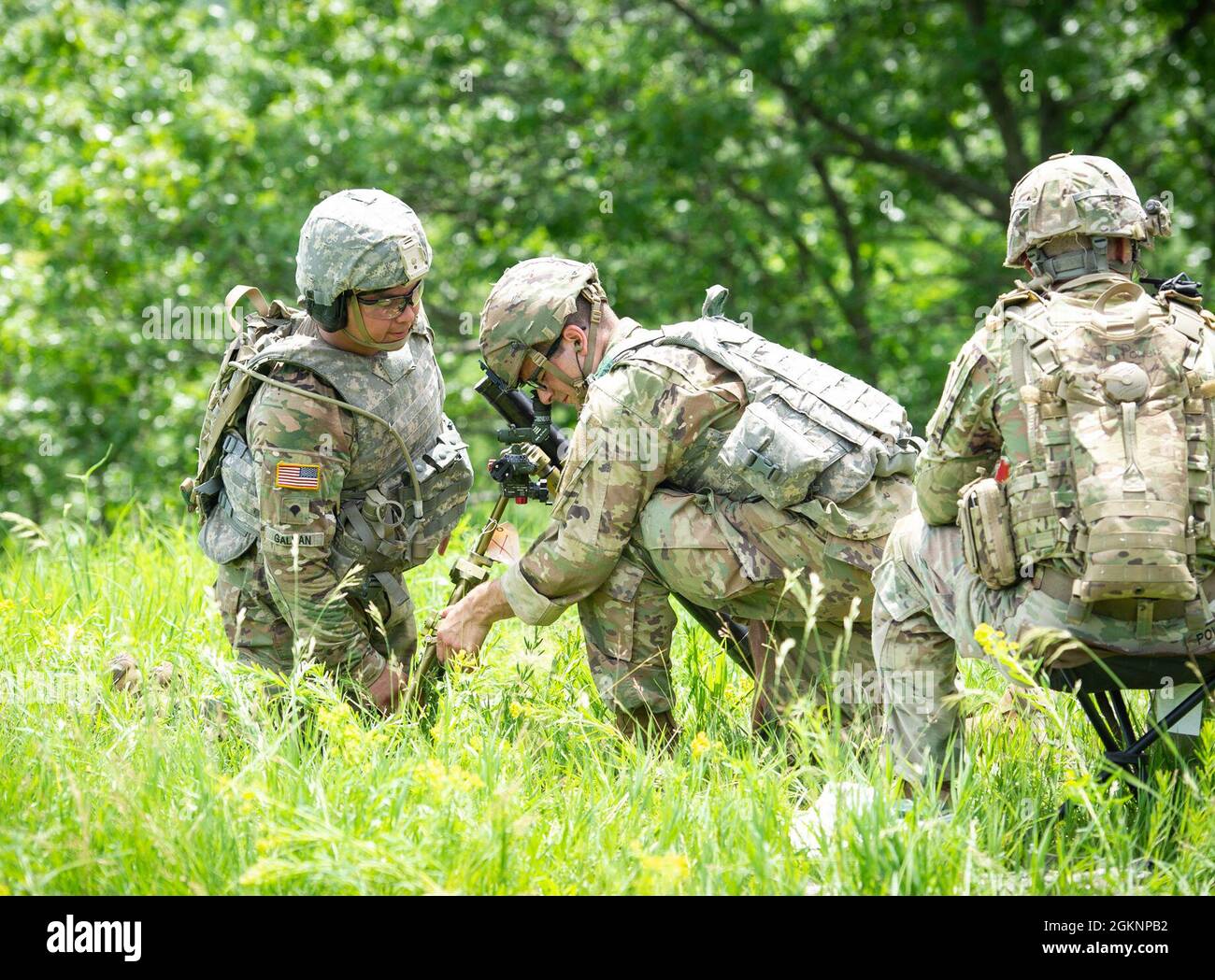 Soldiers from the Wisconsin National Guard’s 1st Battalion, 128th ...