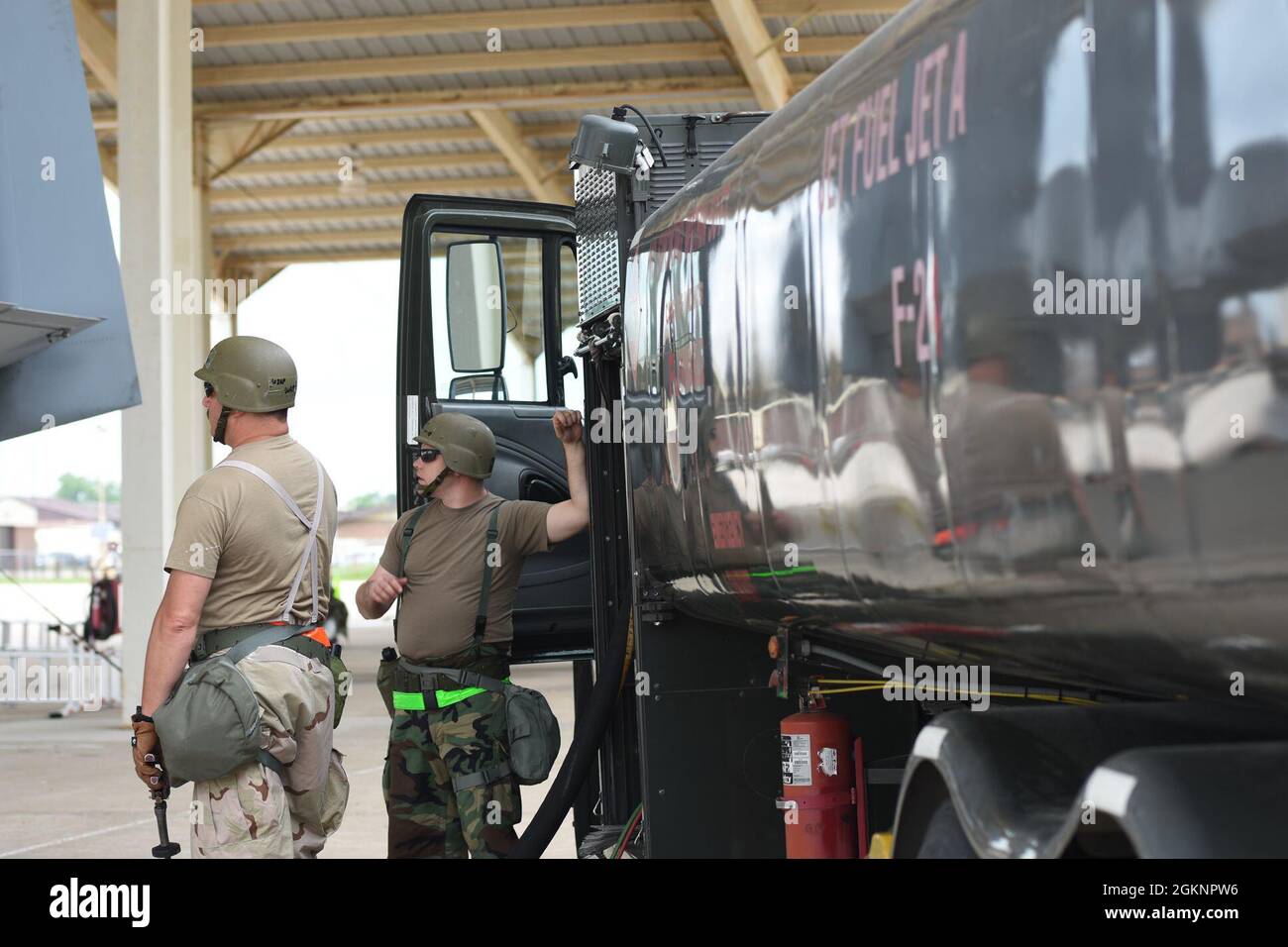 Members from the 442d Logistics Readiness Squadron work with crew ...