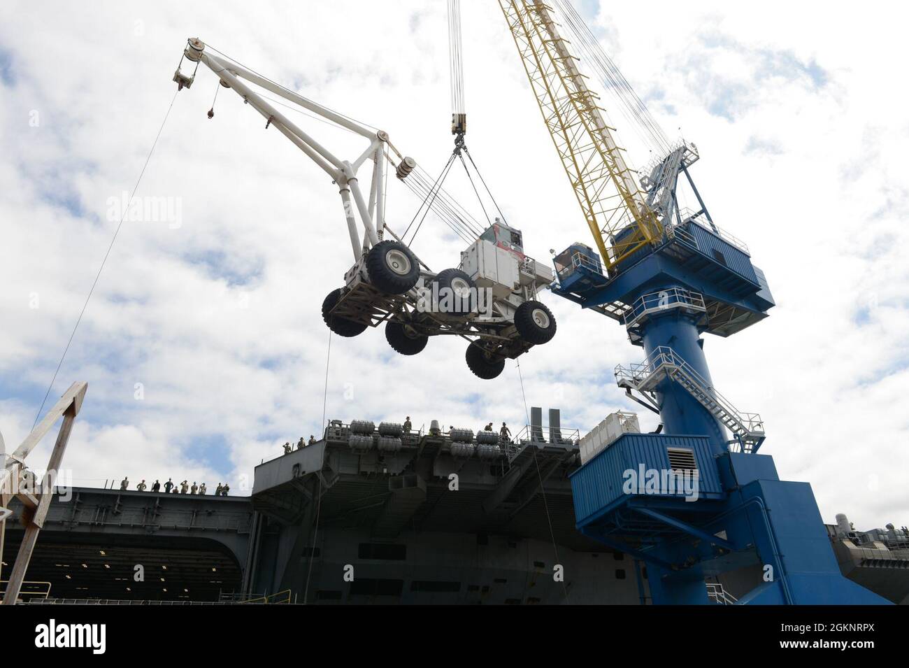Carrier aircraft crash crane hi-res stock photography and images - Alamy