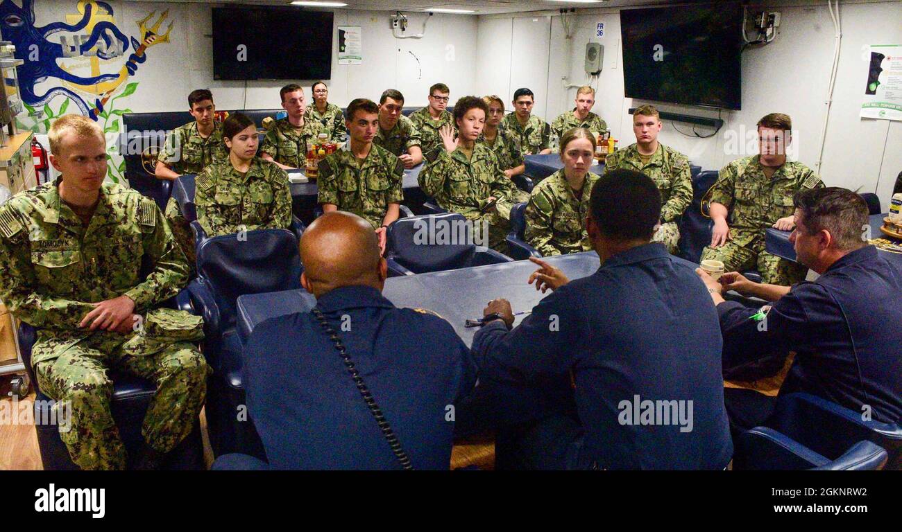 210608-N-MT581-1111 SAN DIEGO (June 8, 2021) Midshipmen from various ...