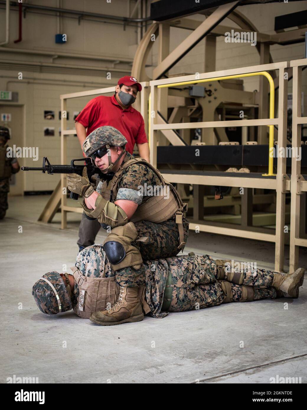 U.S. Marines with Golf Battery, Battalion Landing Team (BLT) 3/5, 31st ...