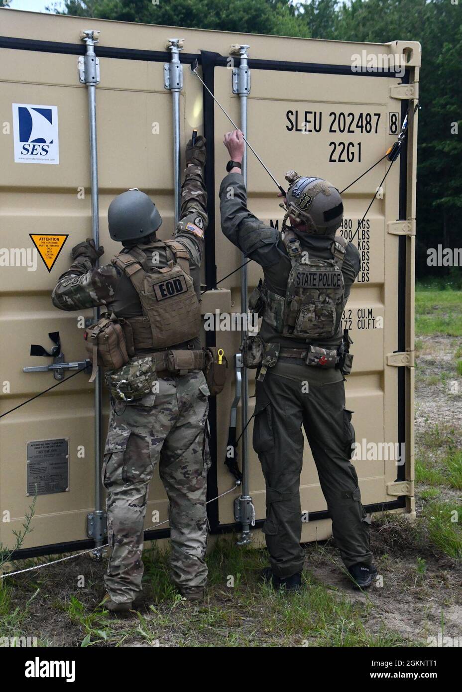 Massachusetts state police bomb squad hi-res stock photography and ...