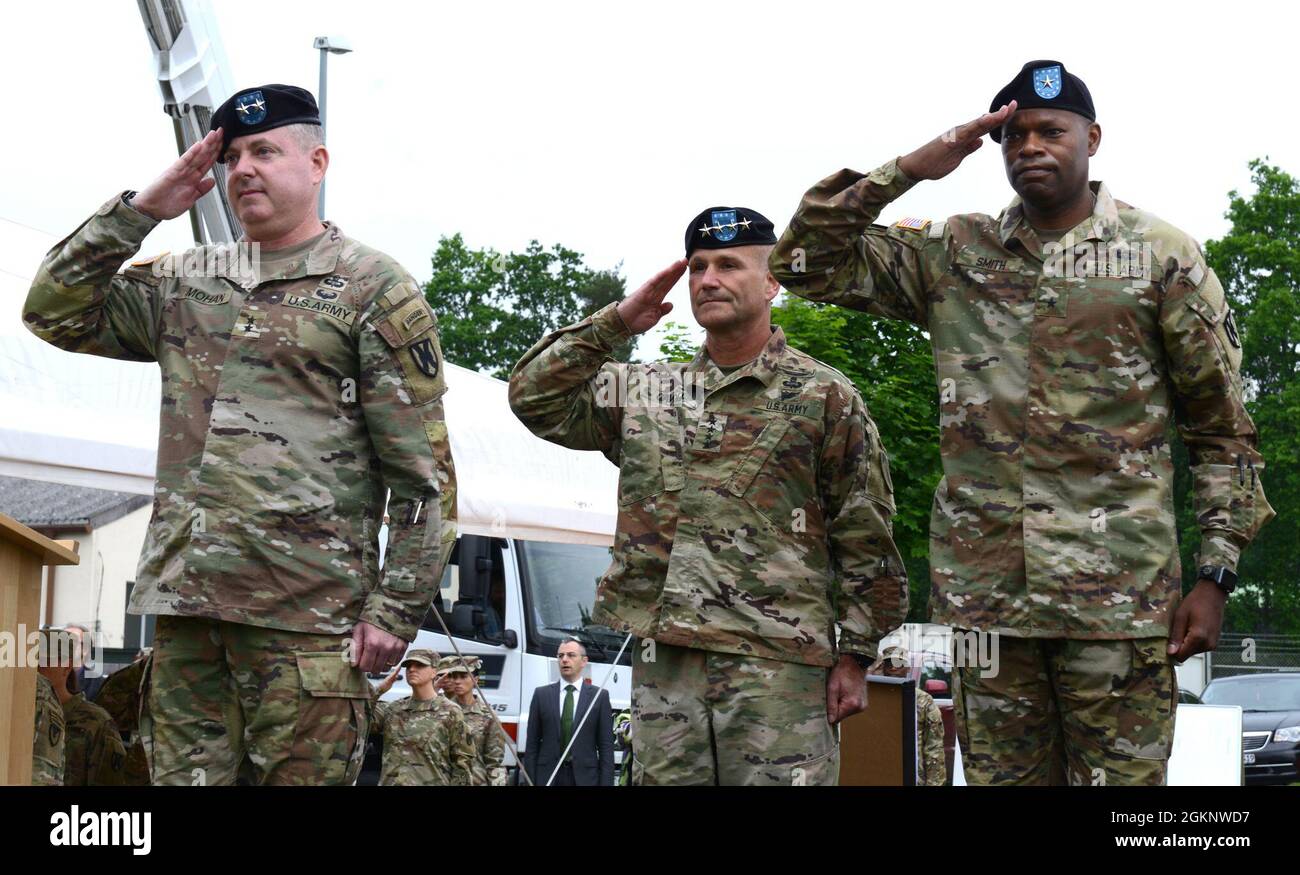 (From Left to Right) U.S. Army Maj. Gen. Christopher Mohan, 21st ...