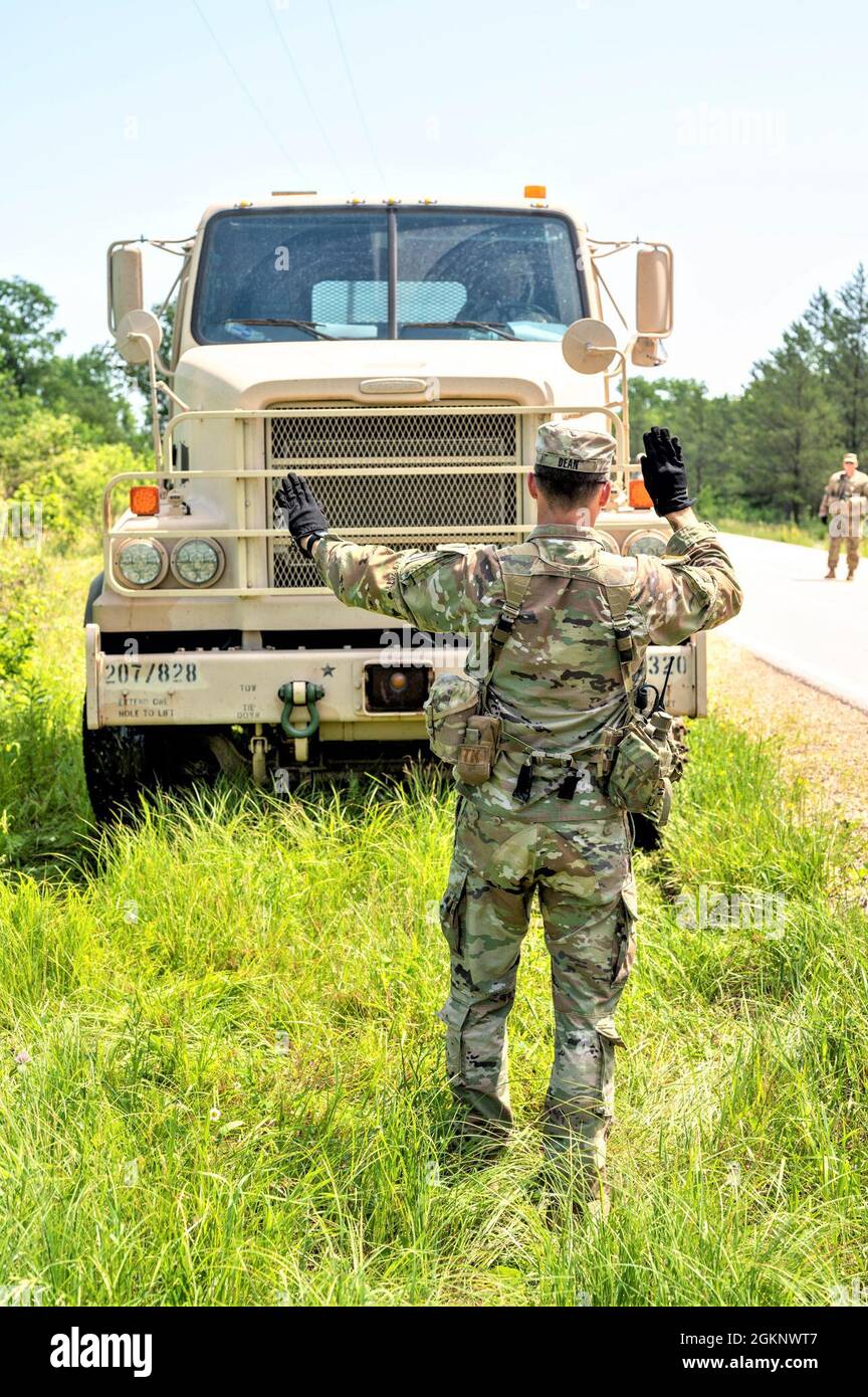 Line haul tractor truck hi-res stock photography and images - Alamy