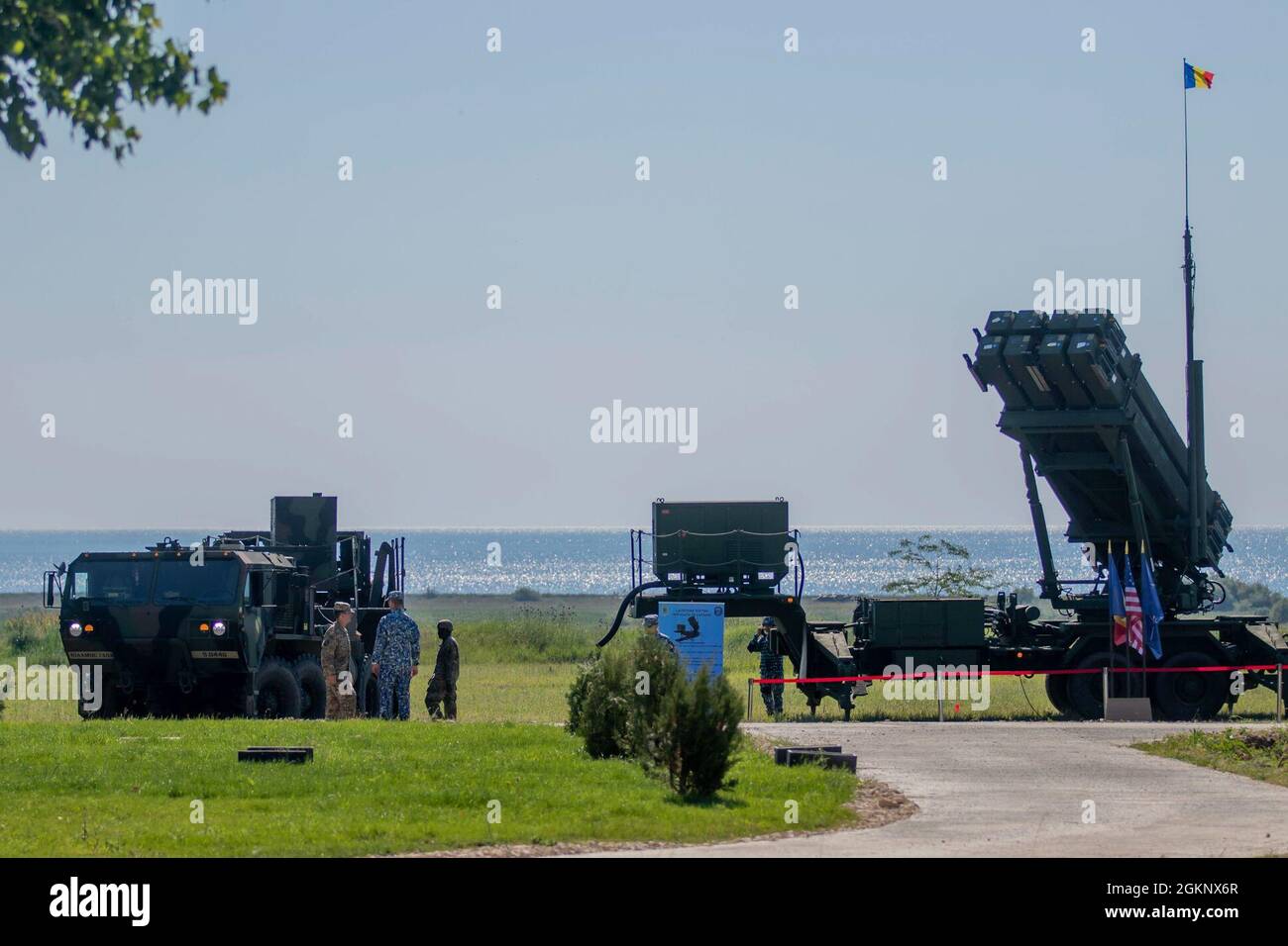 CAPU MIDIA TRAINING AREA, Romania — U.S. Army and Romanian Soldiers ...