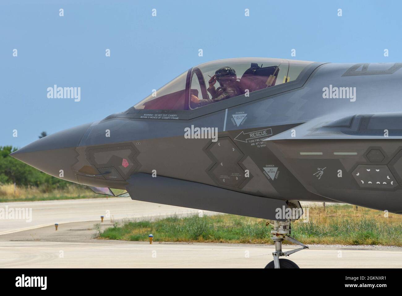 An Italian air force F-35 Lightning II assigned to the 32nd Wing ...