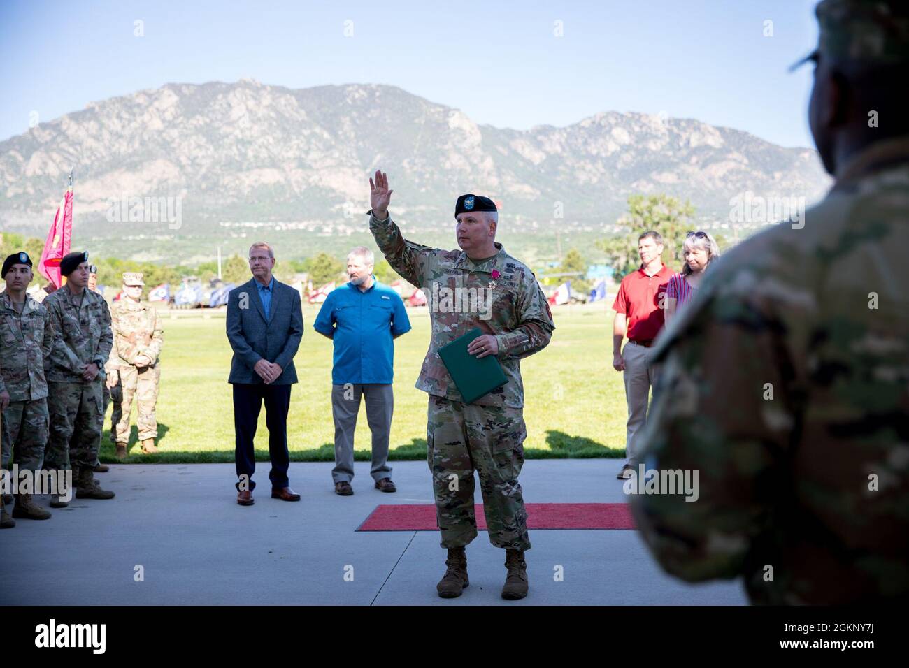 Col. David K. Green thanks EOD Soldiers during his awards ceremony ...