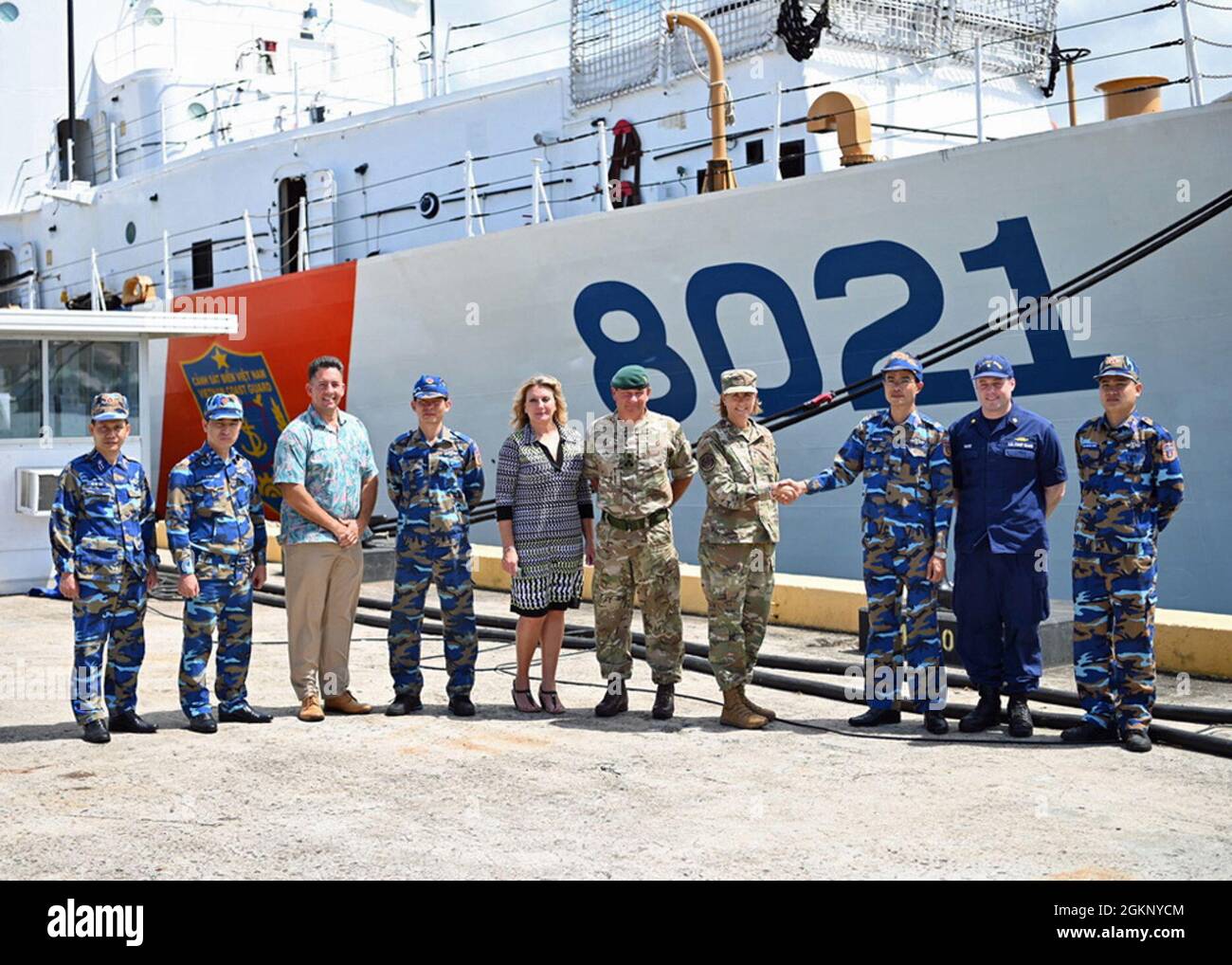Brigadier General Jennifer Short and Brigadier General Alan Lister from ...