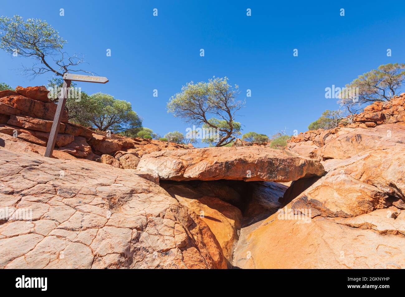 Balancing rock with Aboriginal rock paintings, Mount Augustus National ...