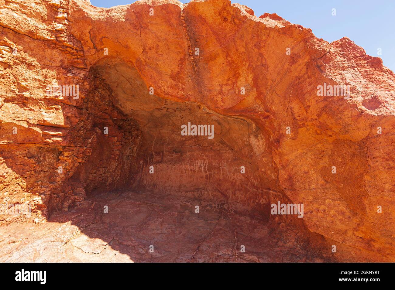View of Aboriginal rock art or petroglyphs, Mount Augustus National ...