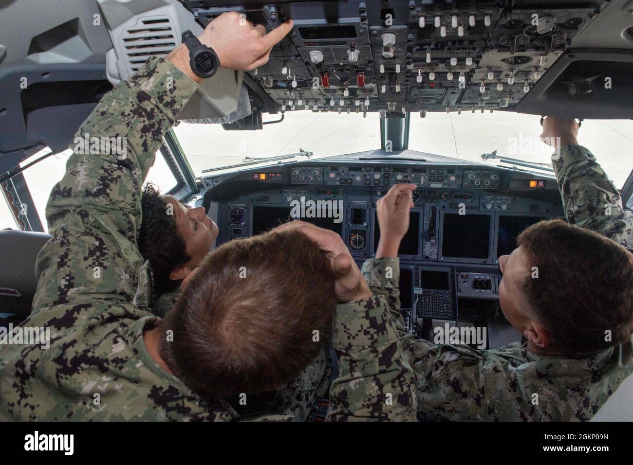 210609-N-SF984-0036 SAN DIEGO (June 9,2021) Selected Reserve and Full ...