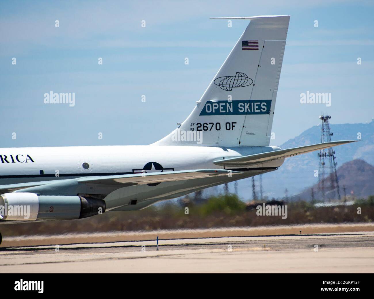 355 wing hi-res stock photography and images - Alamy