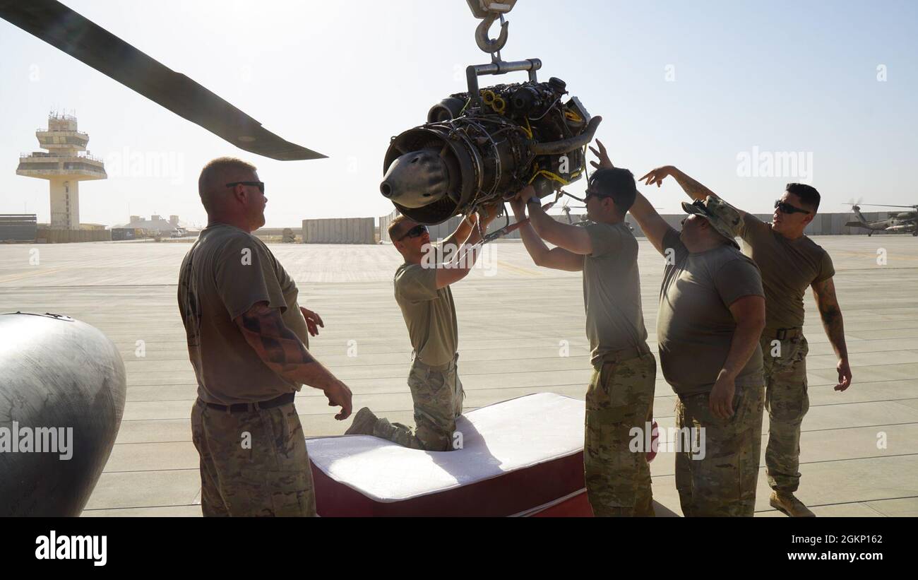 15 Tangos from D and G companies, 1-168th GSAB, take apart an old UH-60 ...
