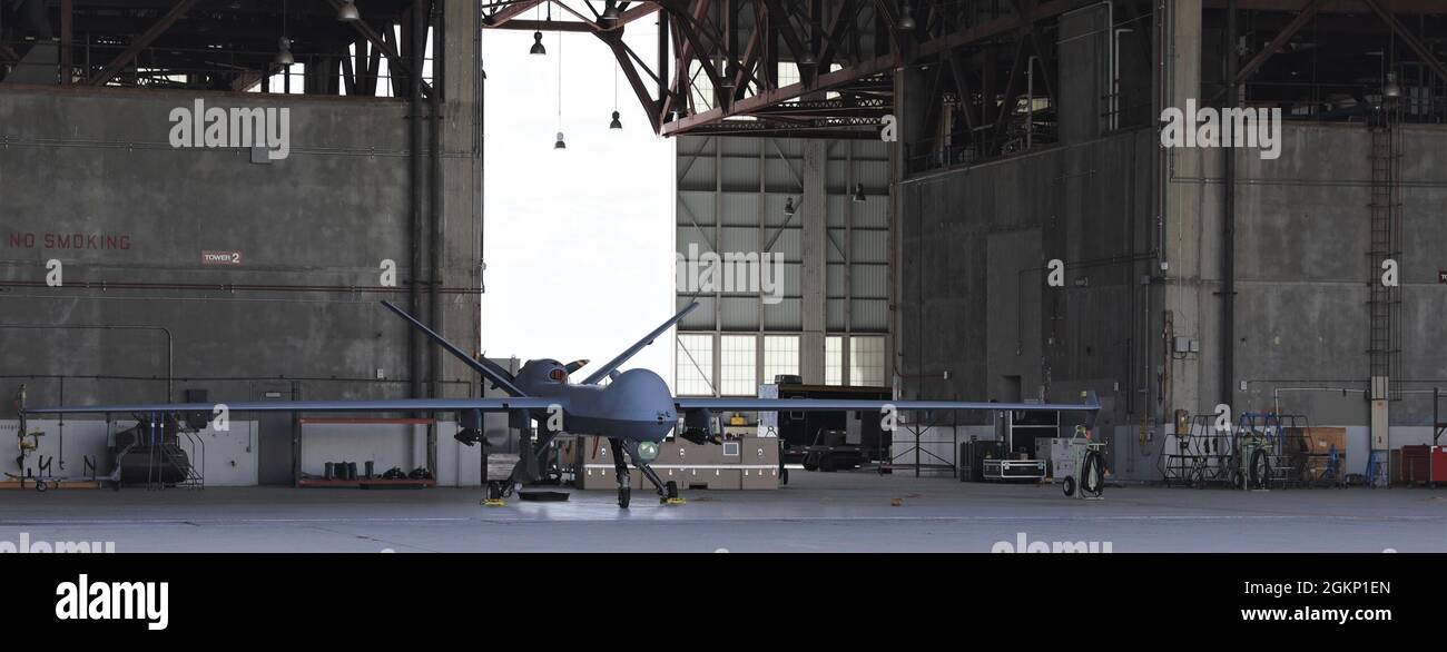 Airmen from the California Air National Guard’s 163d Attack Wing ...