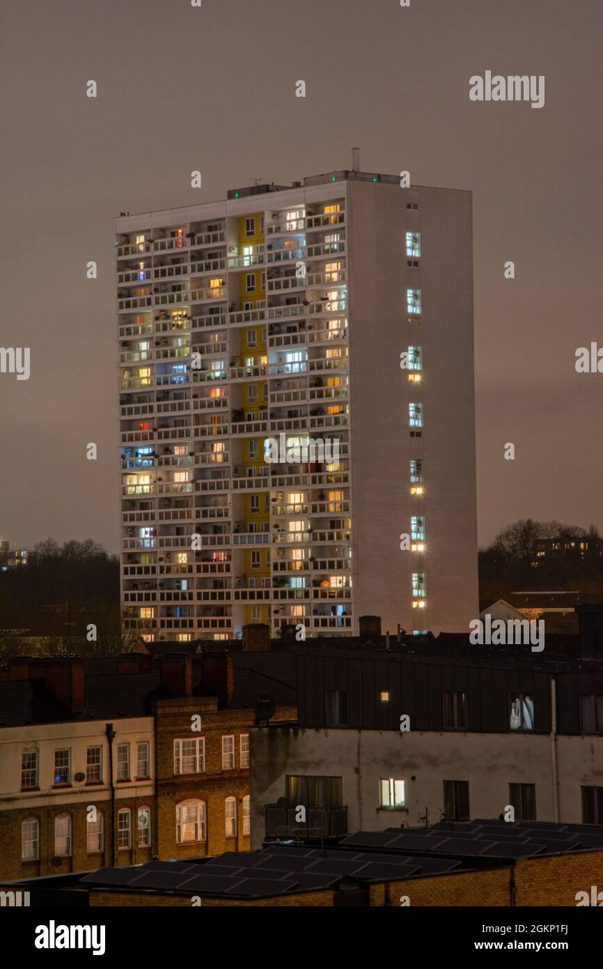 Office residential building sunset hi-res stock photography and images ...