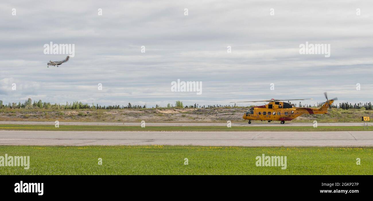 A Royal Canadian Air Force CH-146 Cormorant helicopter from the 413 ...