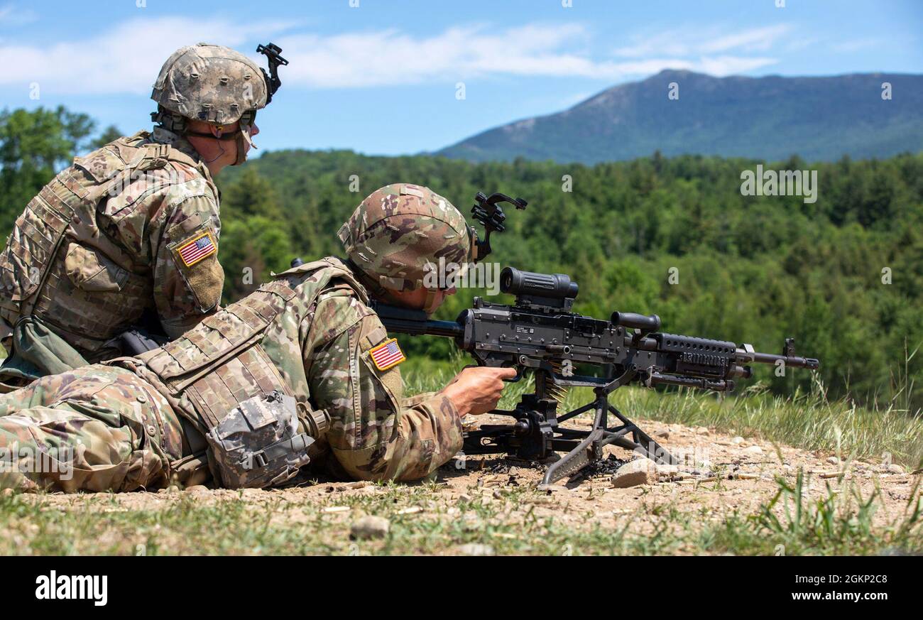 U.S. Army Soldiers assigned to the 186th Brigade Support Battalion ...