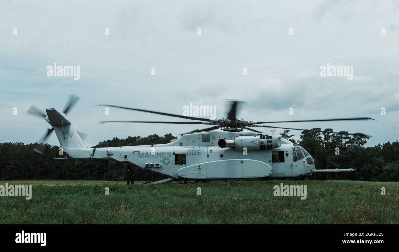 U.S. Marines with Marine Operational Test and Evaluation Squadron 1 ...